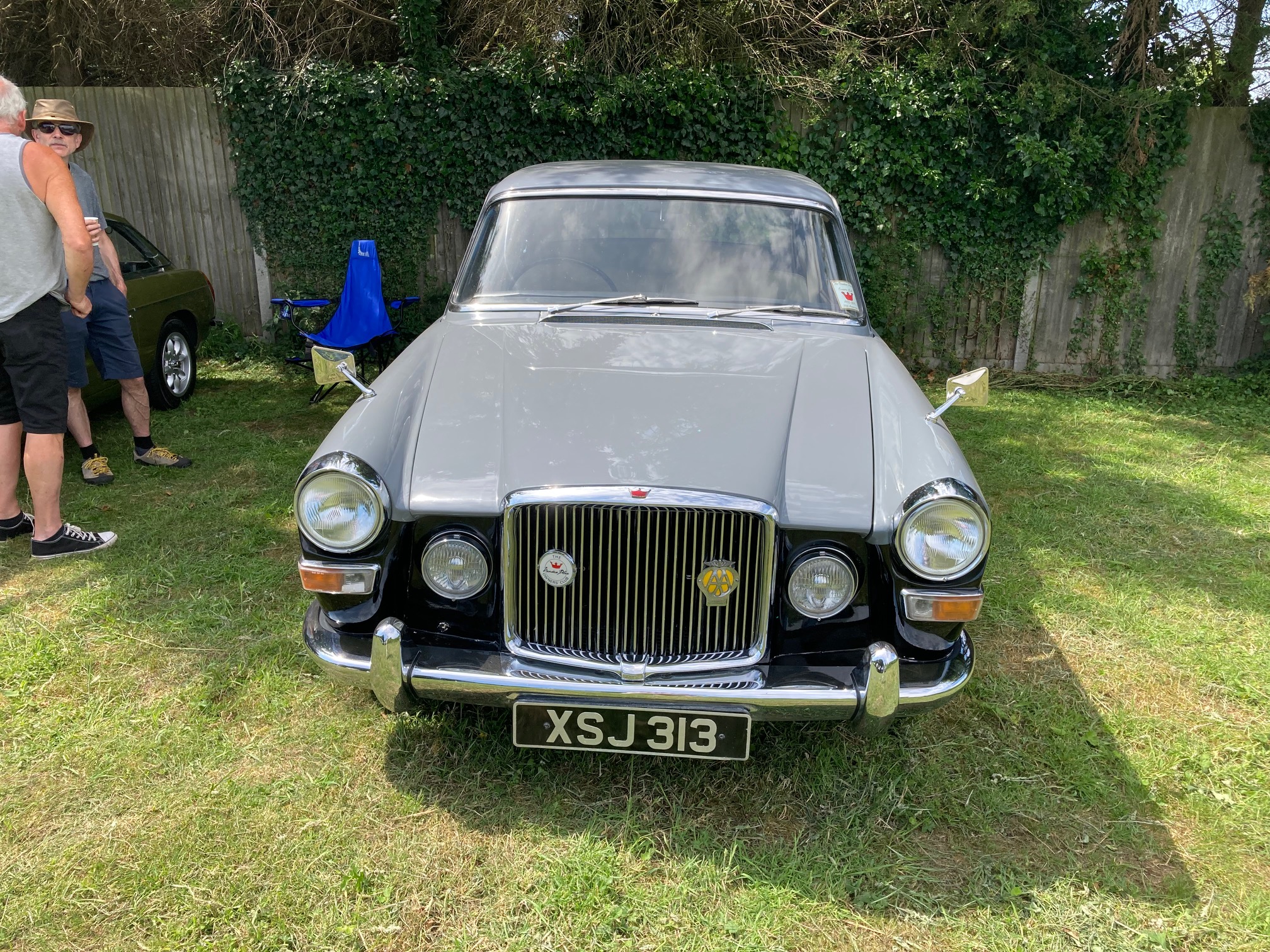 Classic Car show at the Red Lion at Upper Sundon 2023 | www.ldmgoc.com